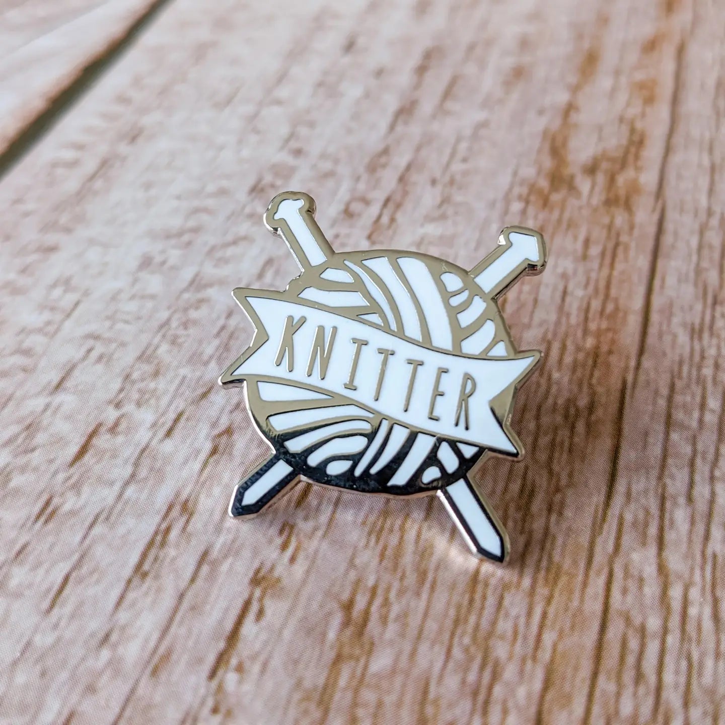 Hello Kim KNITTER PIN – Beautiful Knitters